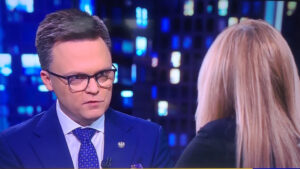 Hołownia najchętniej opuściłby studio po tym, jak Olejnik przywitała go w "Kropce nad i ...